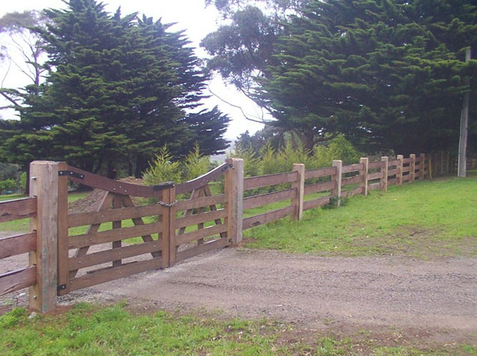 timber-gates - Hillpoint Timber